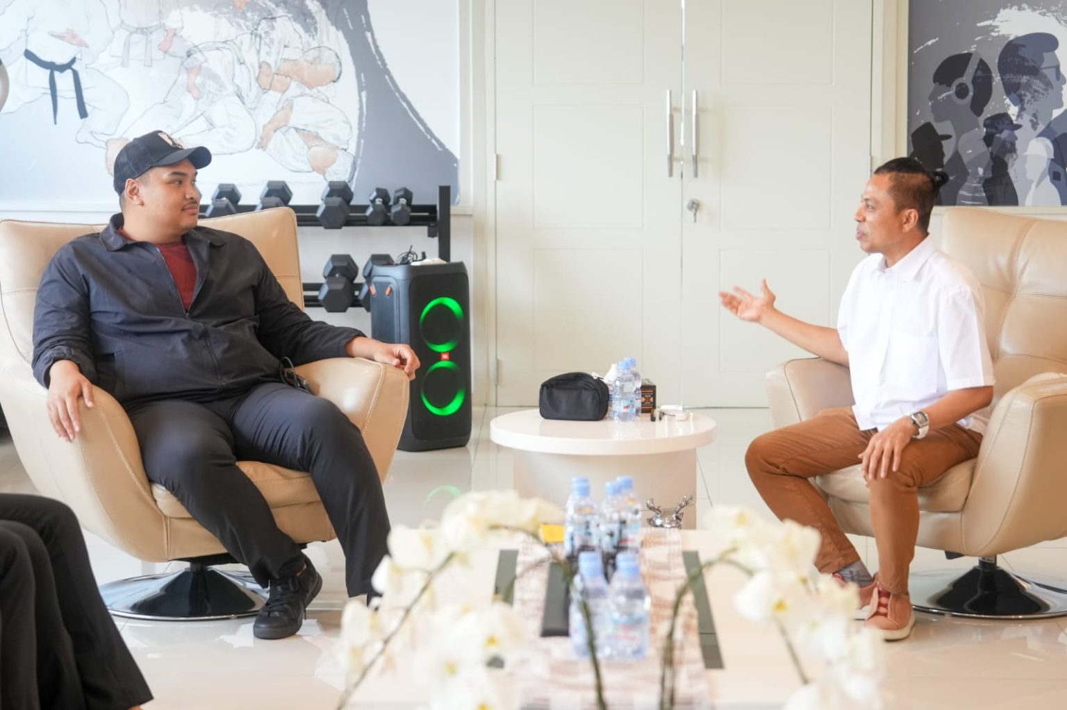 Menpora Dito Menerima Tokoh Sepak Takraw Indonesia Amirullah Abbas Di ...